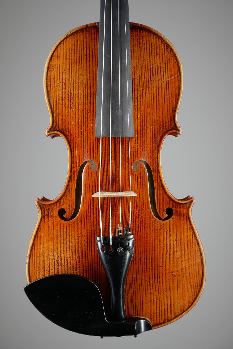 Husle 4/4 :: SONA Instruments